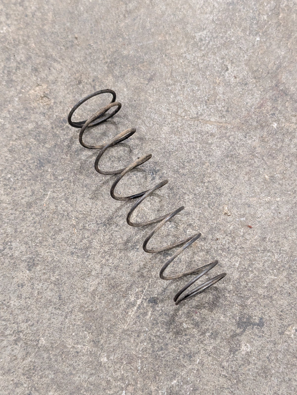 Rocker Arm Spring IH International 675105C1 USED - Hines Red Tractor Parts